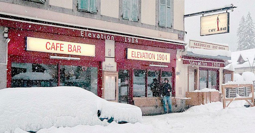 Top Apres Ski In Chamonix & Tips for Chamonix Bars and Nightlife