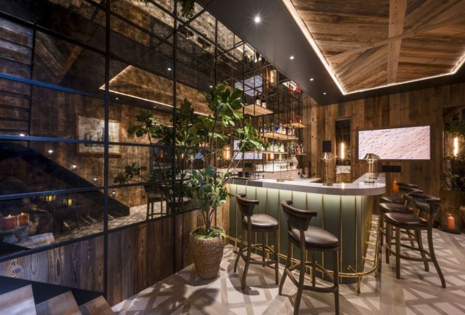 Raising the Bar — Private Après at Top Chalets with Bars